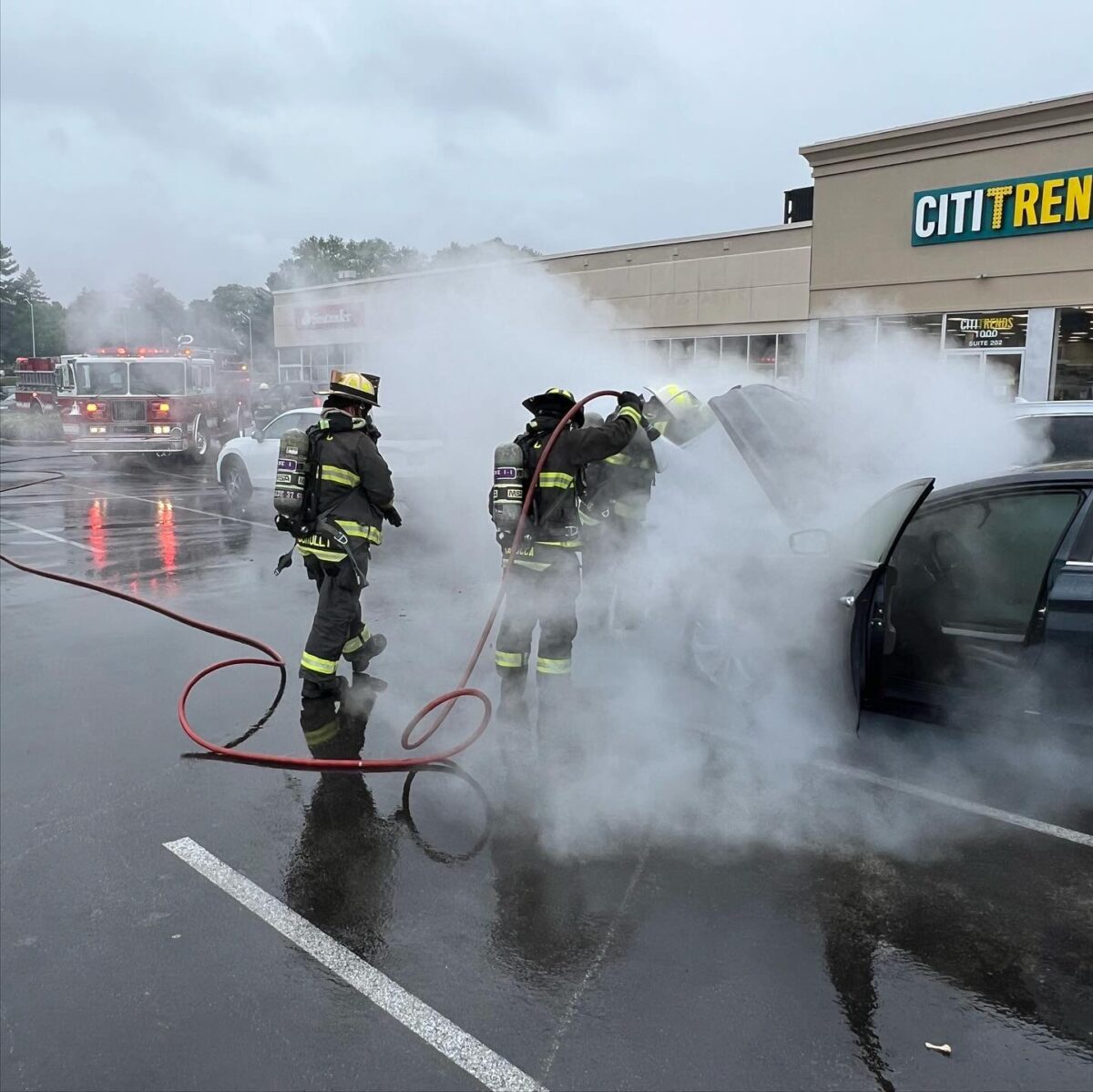 Glenside Fire Company ousts car fire at Cedarbrook Plaza - Glenside Local