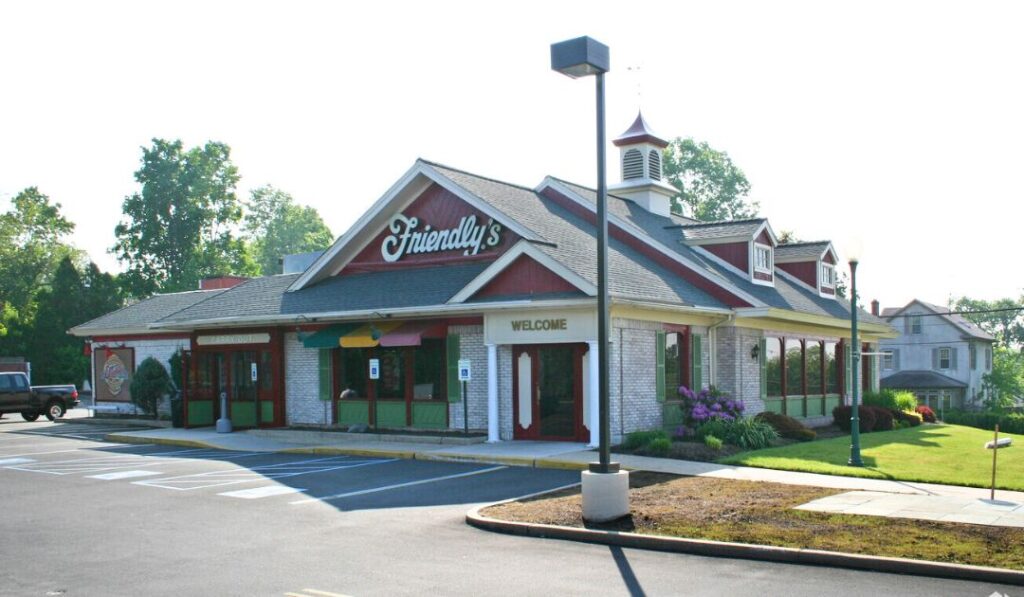 The Fort, new bar-restaurant, to take over former Friendly's in Fort ...