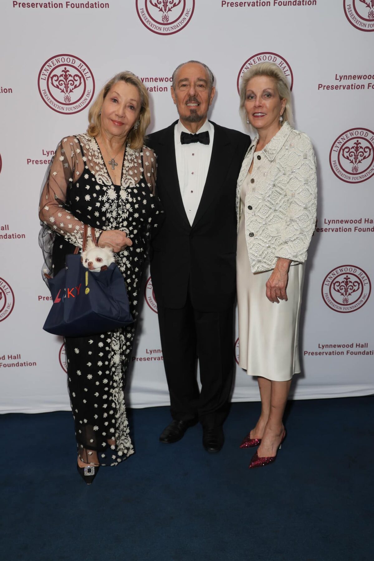 Abington grad, billionaire businessman Stephen A. Schwarzman purchases ...