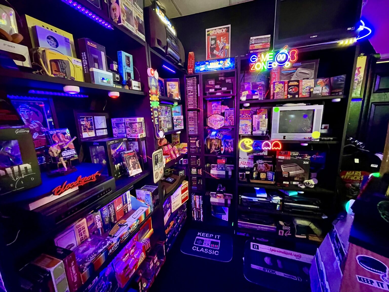 Vice City Collectibles of Glenside: A cozy retro goodies store with ...